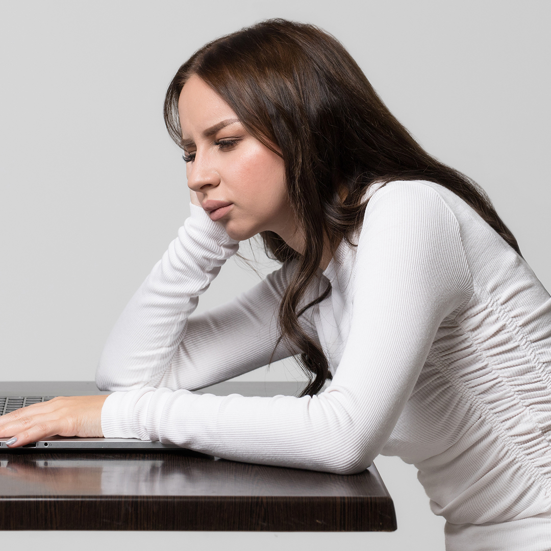 Malas posturas para la espalda: conoce las más comunes. - Cordiaflan